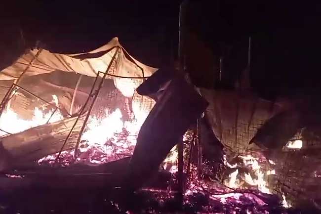 ගින්නකින්, වෙළෙඳ සැල් 30ක් විනාශයි - Rata.lk